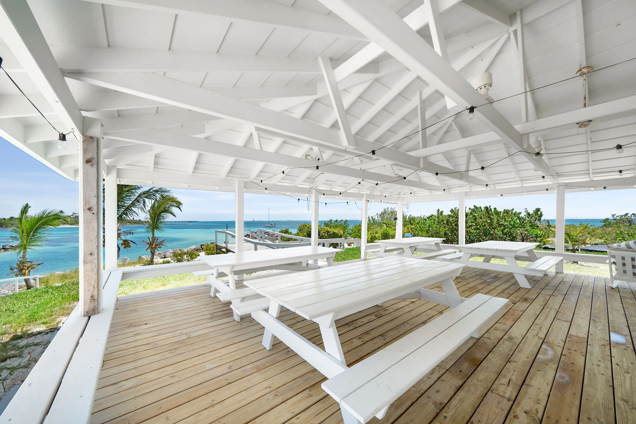 Sea Glass Found: Exclusive Peninsula Retreat in Abaco