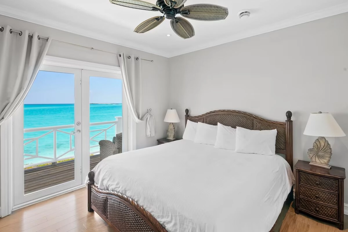Shades of Blue: Luxurious Beachfront Villa in Little Exuma