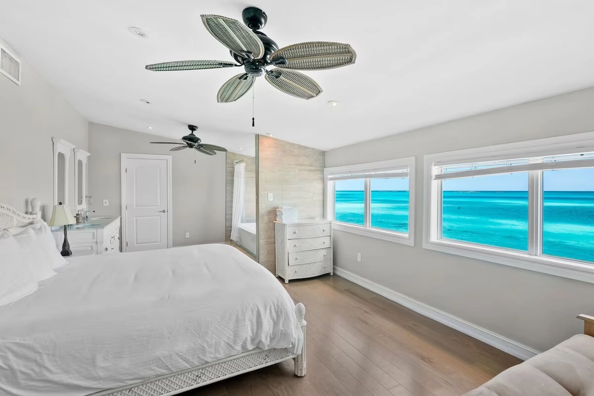 Shades of Blue: Luxurious Beachfront Villa in Little Exuma