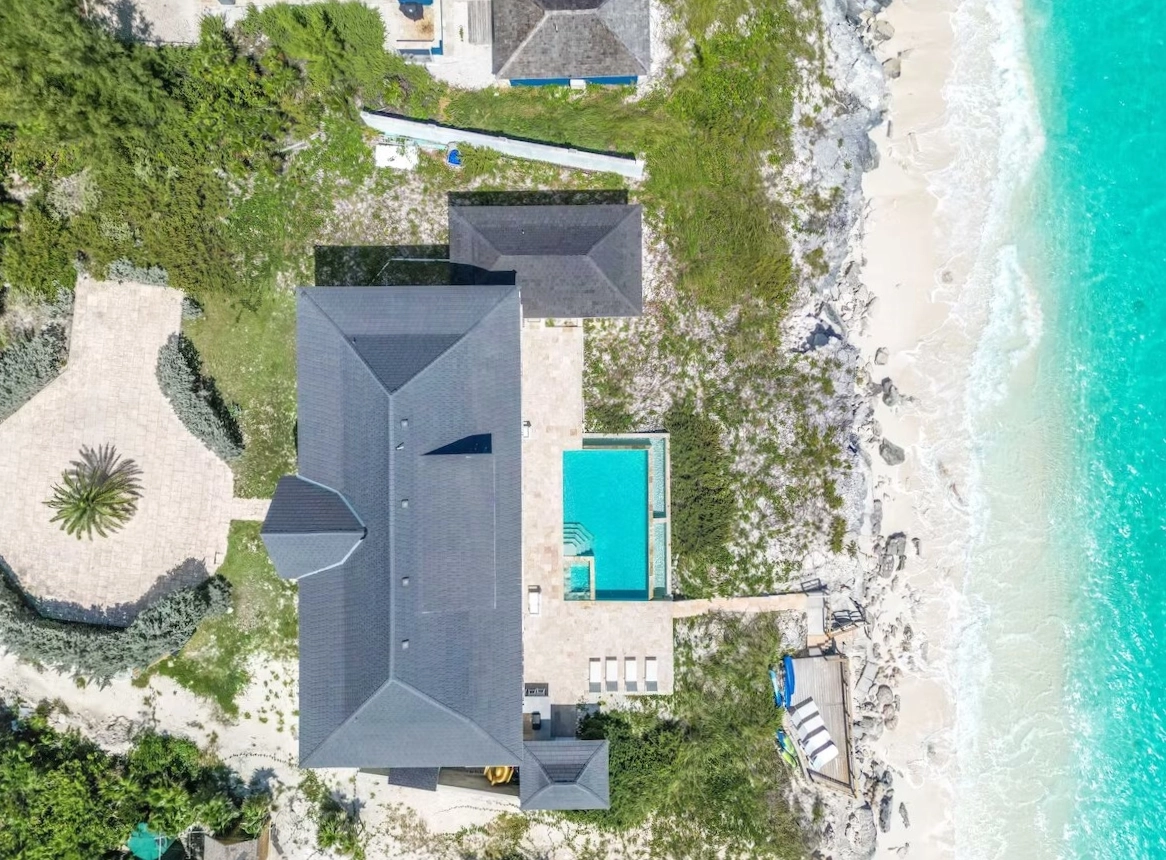 Shades of Blue: Luxurious Beachfront Villa in Little Exuma