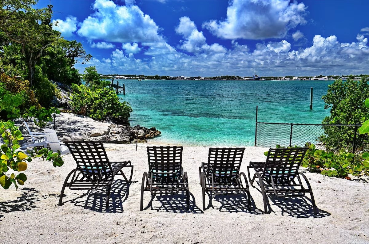 Harbour Beach Villa: Secluded Luxury in Marsh Harbour