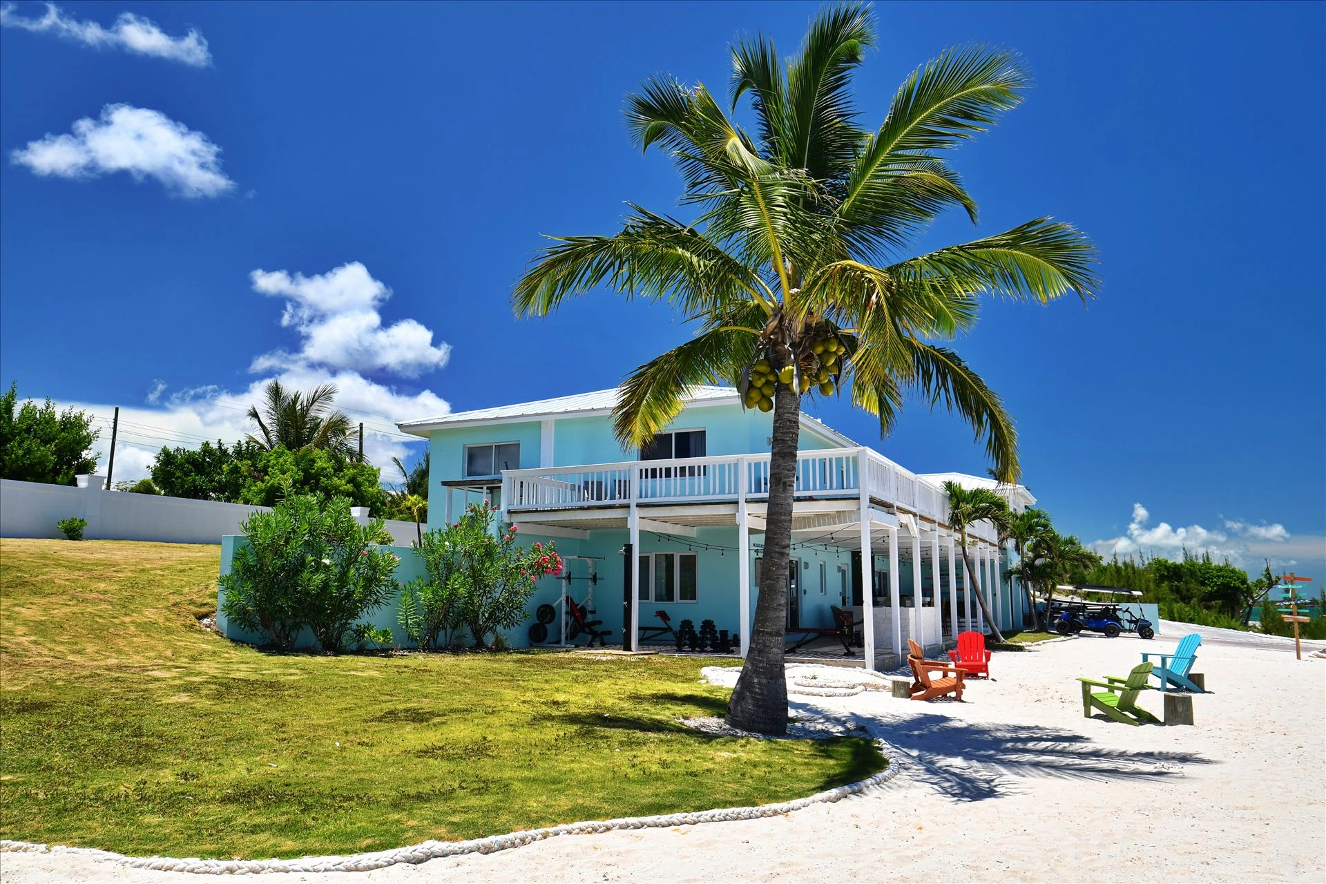 The Perky Pelican: Oceanfront Luxury Home in Marsh Harbour