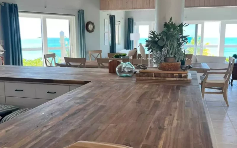 Grotto Bay: Beachfront Villa in Long Island, Bahamas