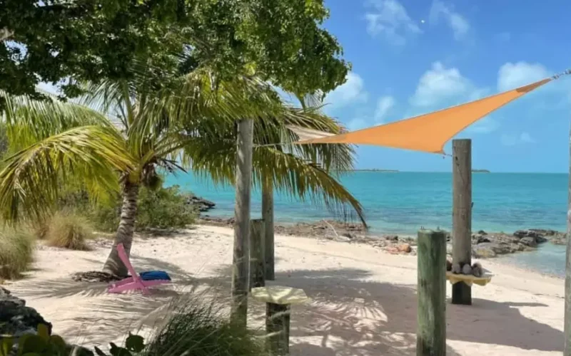 Grotto Bay: Beachfront Villa in Long Island, Bahamas