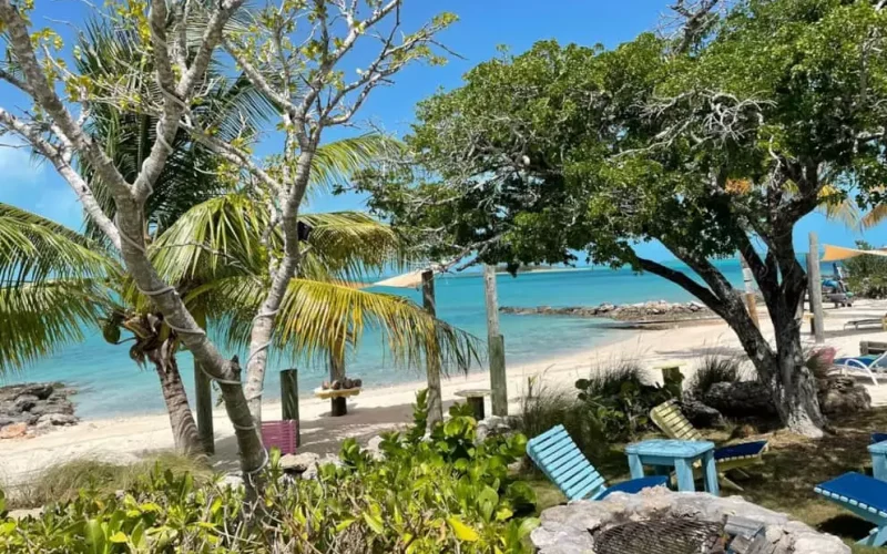Grotto Bay: Beachfront Villa in Long Island, Bahamas