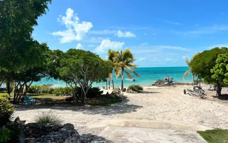 Grotto Bay for 6: Tropical Oasis in Salt Pond, Long Island