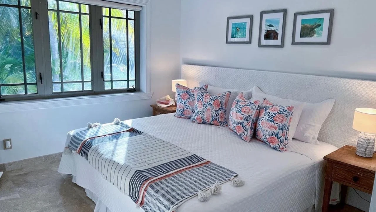 Savage Sands Villa: Oceanfront Retreat in Exuma