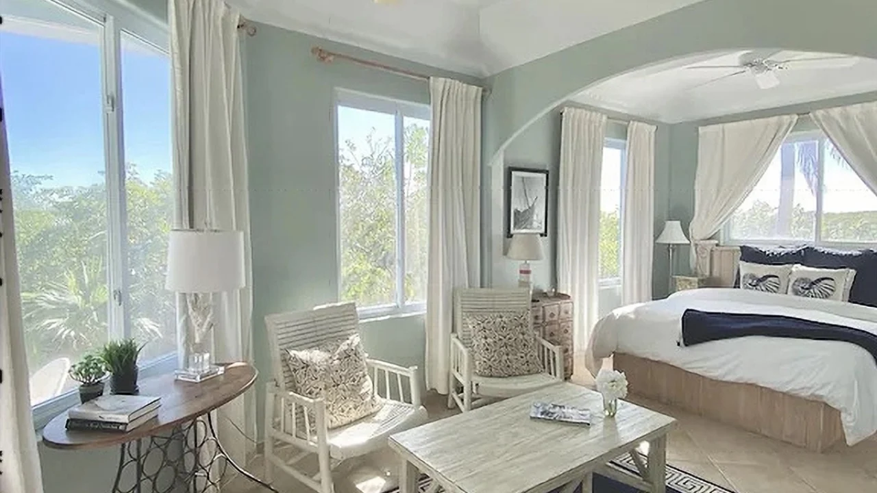 Sugar Beach Villa: Exquisite Beachfront Estate in Little Exuma